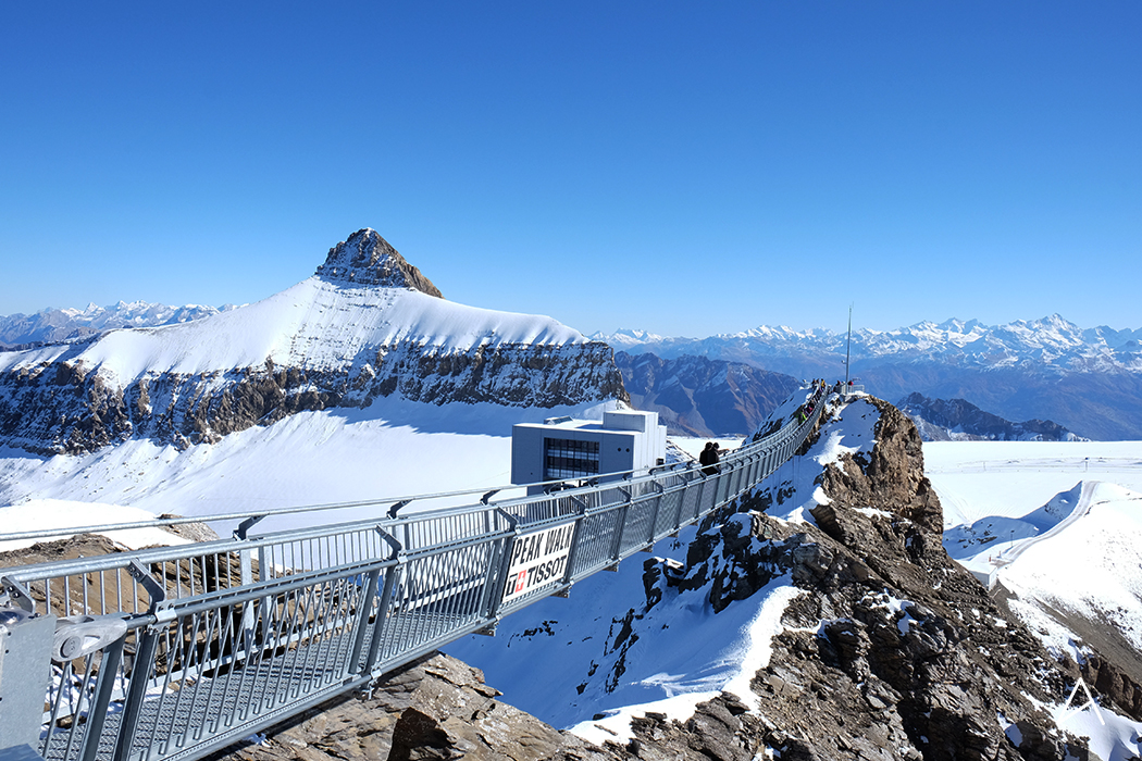 Peak Walk: entre deux sommets à 3000 mètres - Awwway
